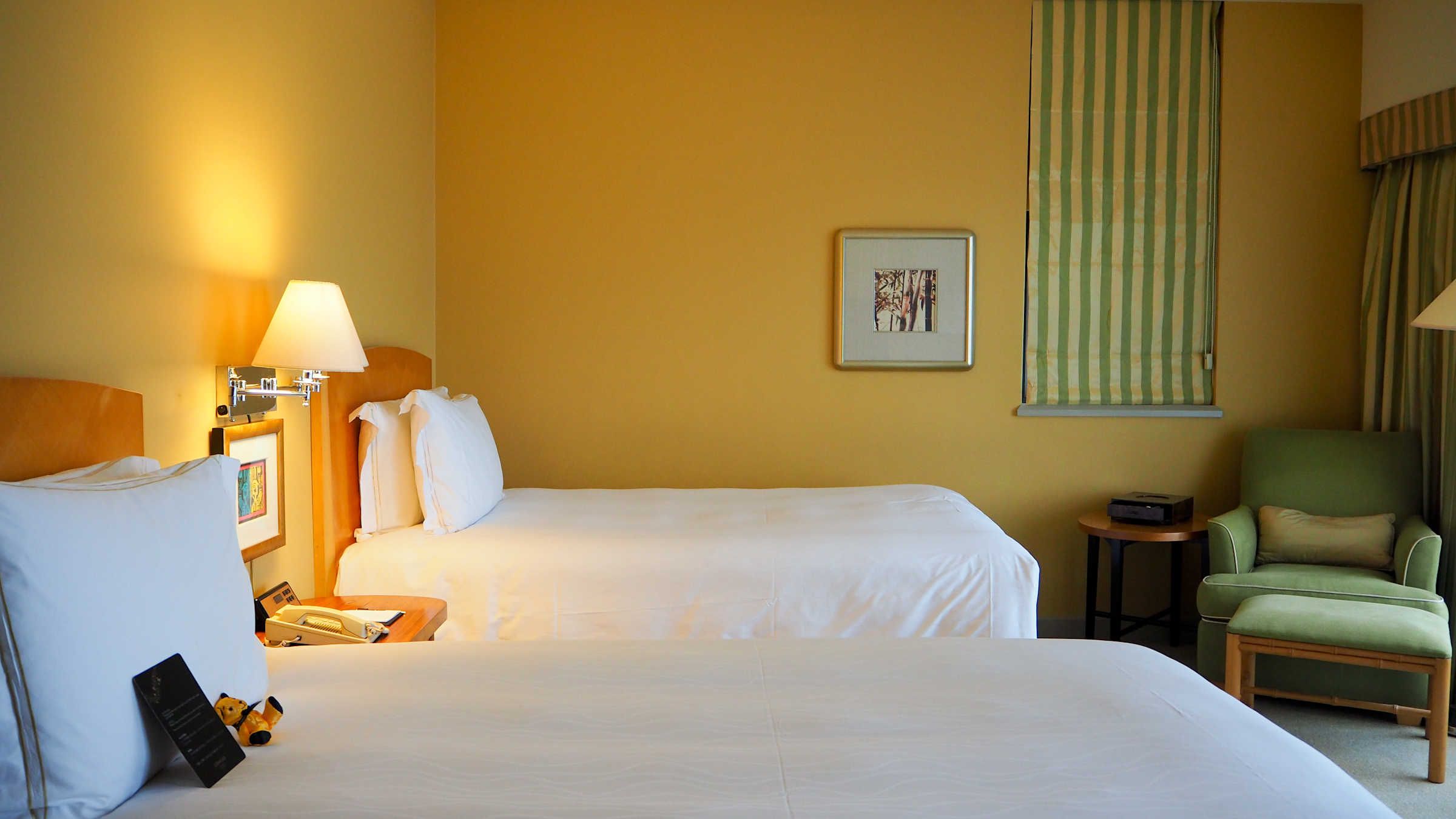 REVIEW: Conrad Centennial Hotel Singapore, Deluxe Twin Room | Shanescape